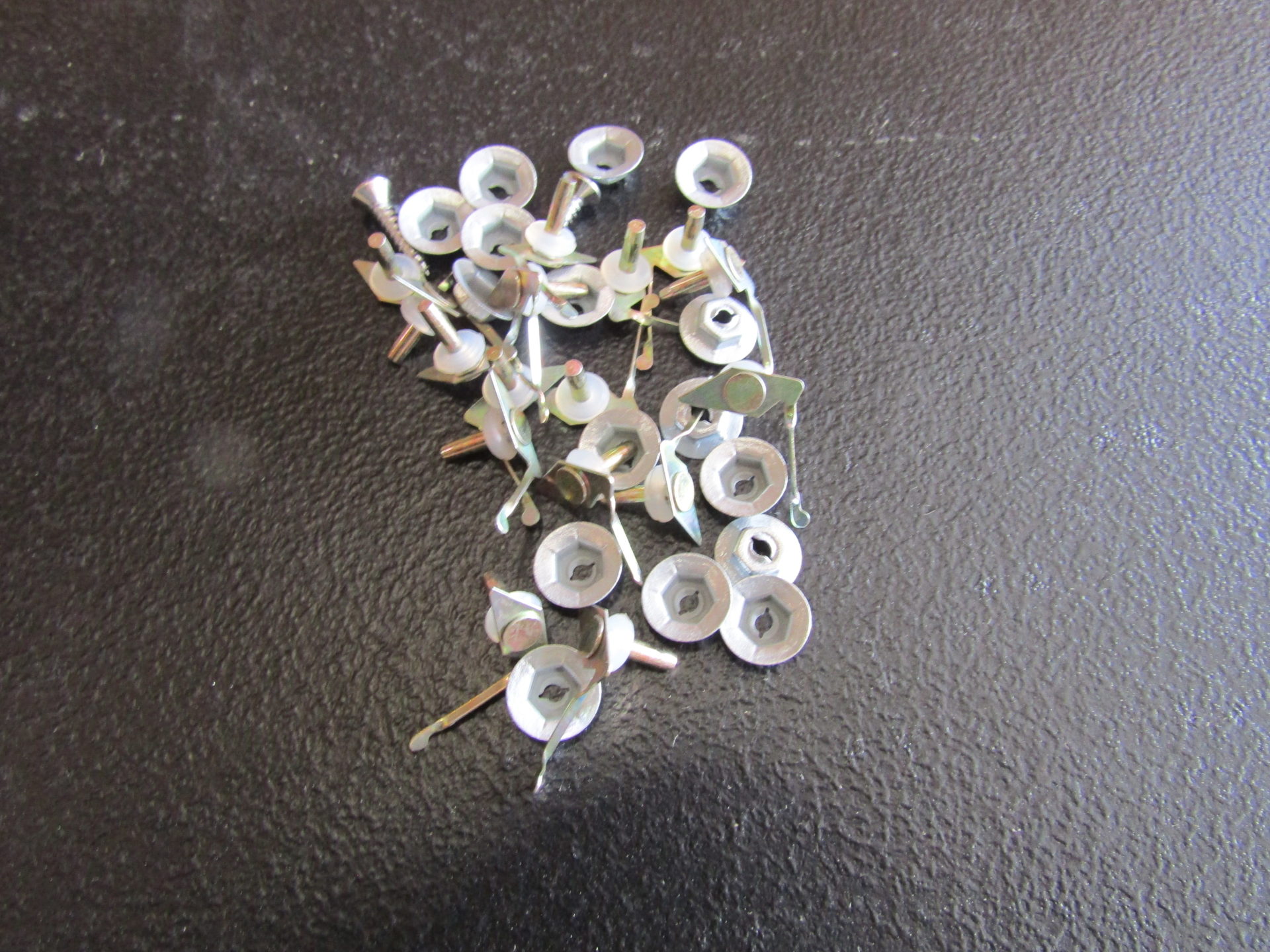 Vinyl Top Molding Clips 1967 - 1971 Dart